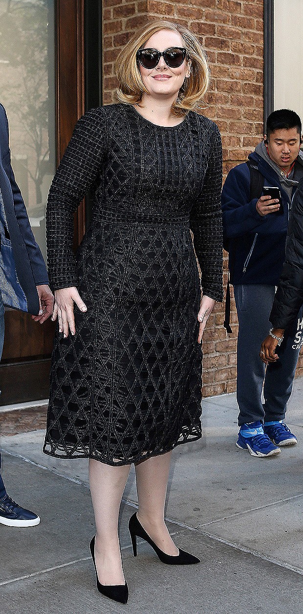 Adele aparece bem mais magra em Nova York - Quem | QUEM News