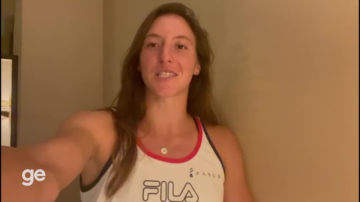 Luisa Stefani volta ao tênis com vitória após um ano afastada | tênis | ge