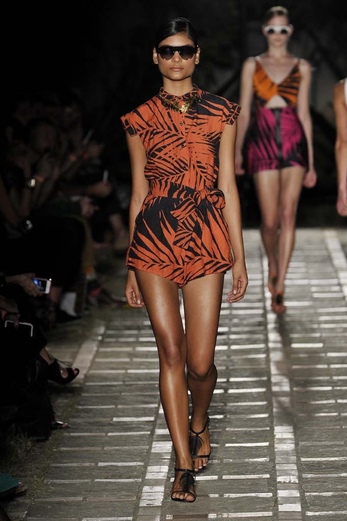 Osklen Praia | Rio de Janeiro | Verão 2015 | Desfiles | Vogue