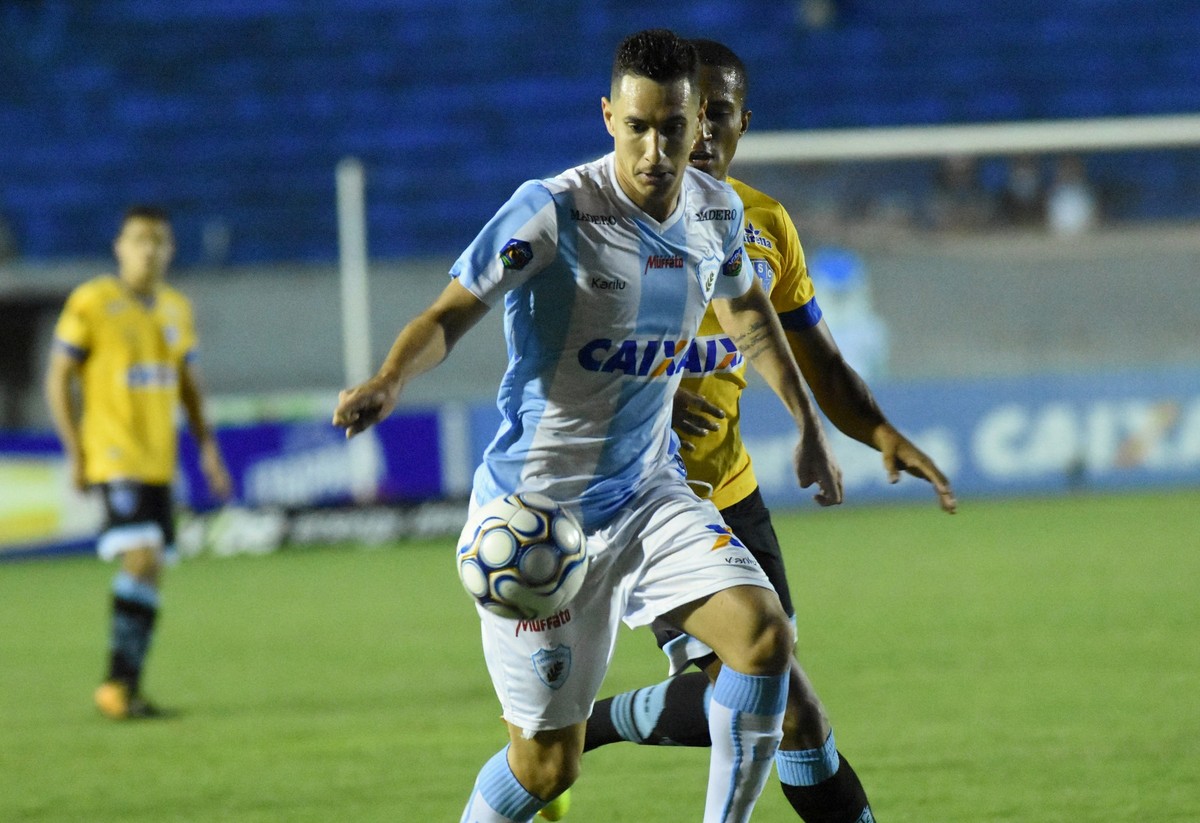 Sem marcar pelo Londrina, Higor Leite revela pressão da mãe, que cobra ...