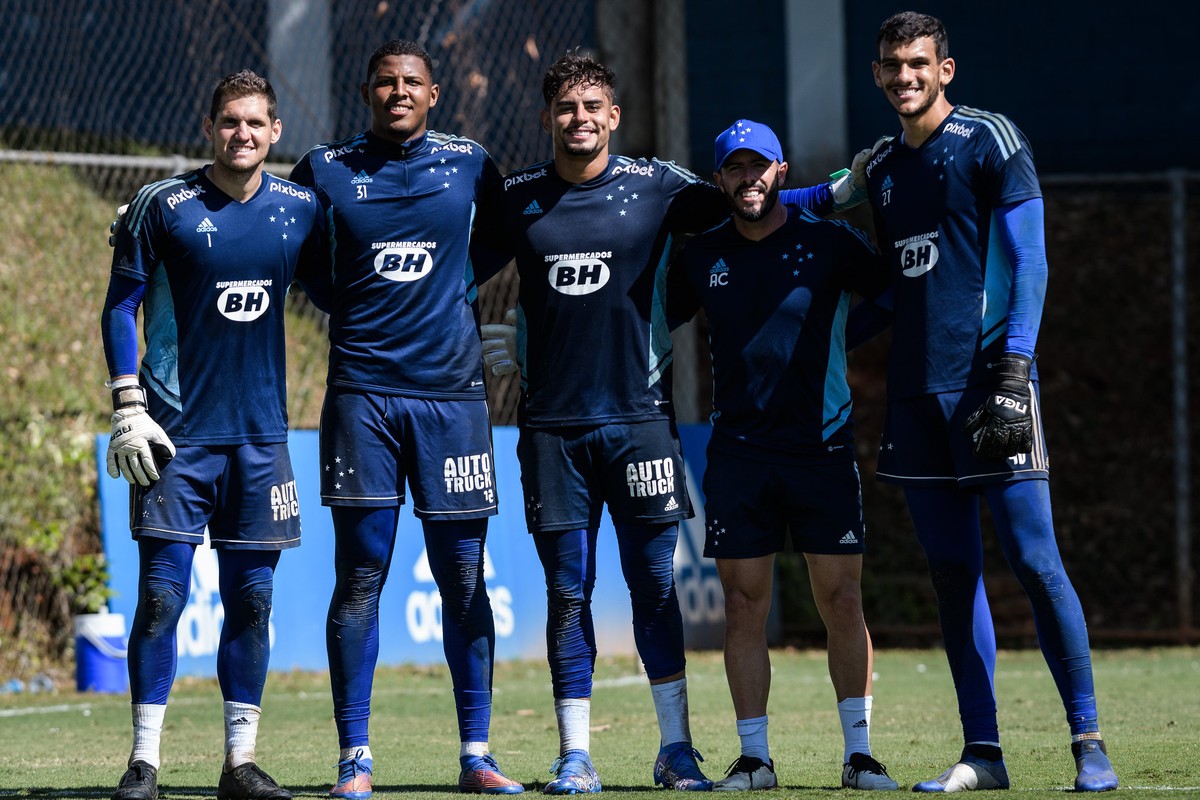 Com mudanças no gol, Cruzeiro abre espaço para nova peça da base em ...