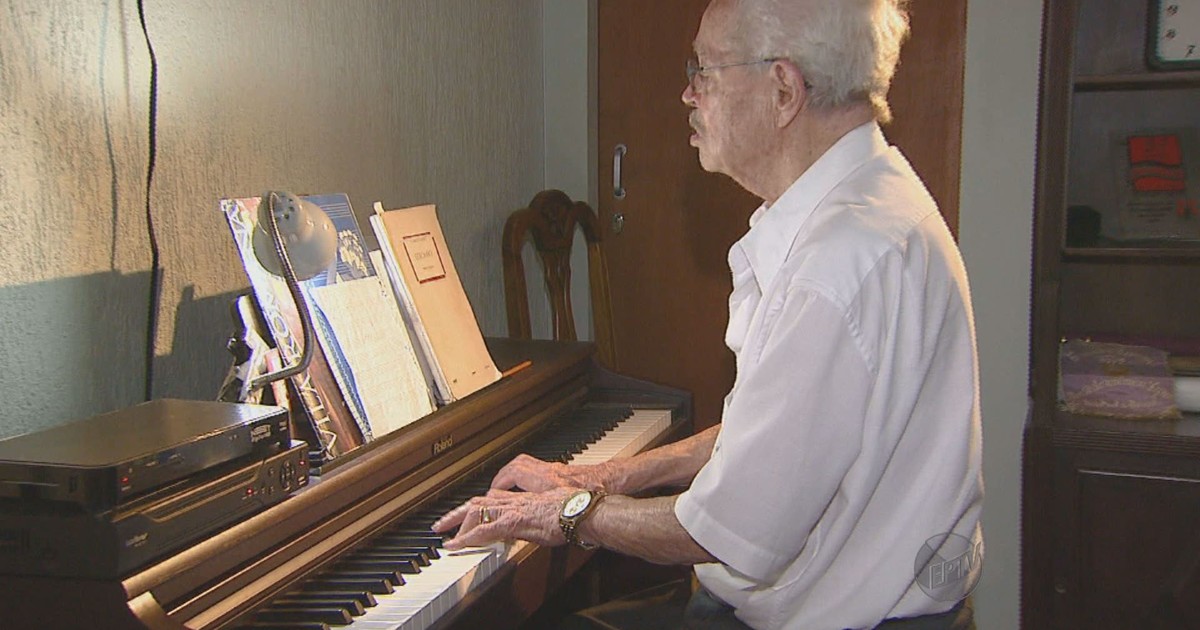 G1 - Há 65 anos à frente de coral, regente vira recordista: 'Aprendo ...