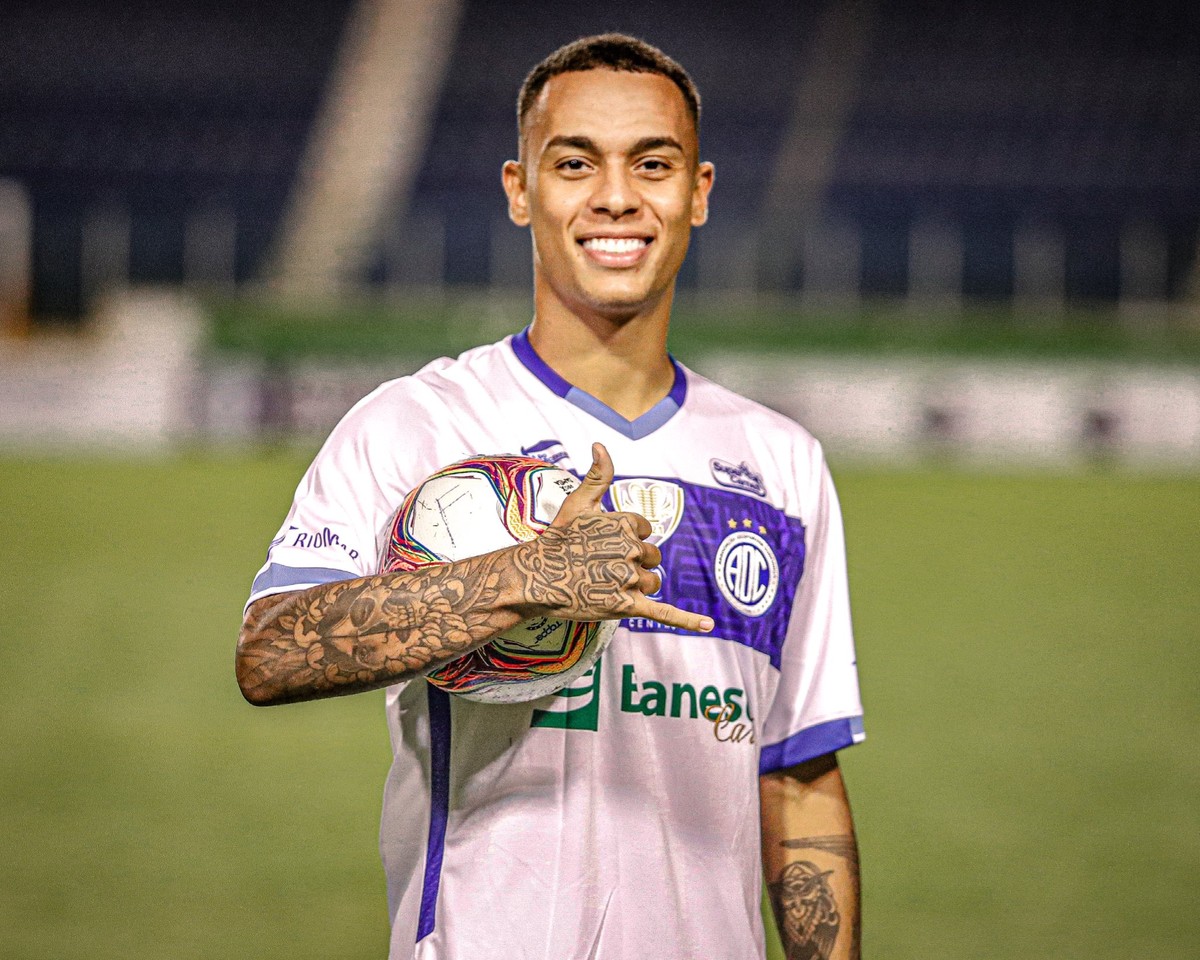 Bruninho revela felicidade após quatro gols em goleada do Confiança ...