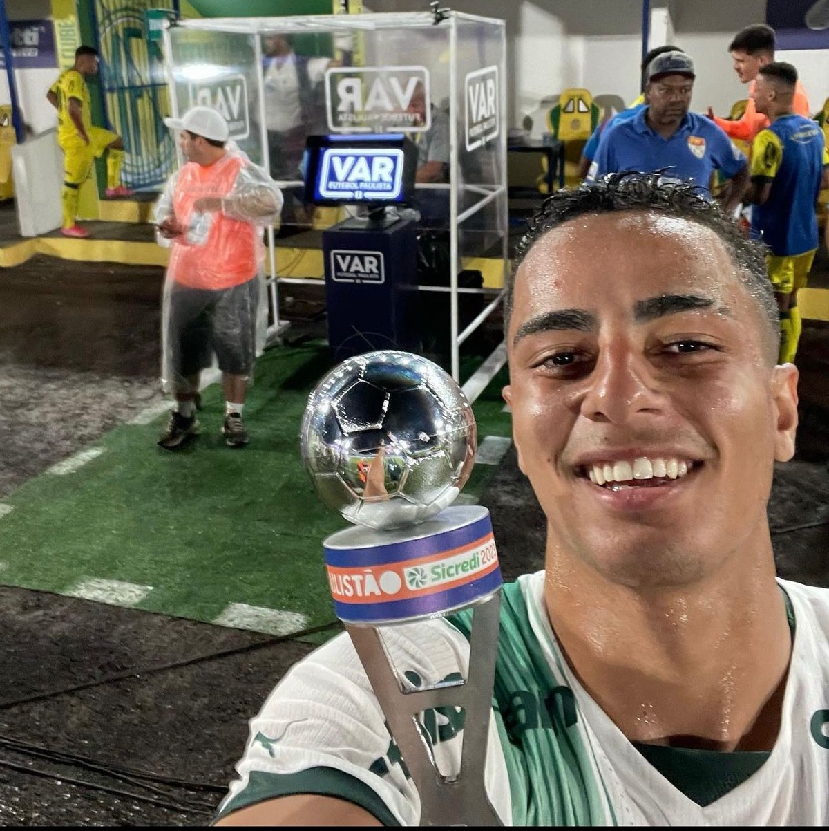 Giovani lembra 2022 complicado e quer "grande ano" pelo Palmeiras após ...