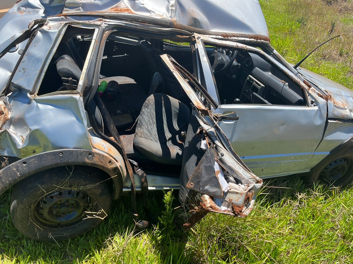 Casal morre em acidente com carro na PR-484; adolescente ficou ferida | Oeste e Sudoeste | G1