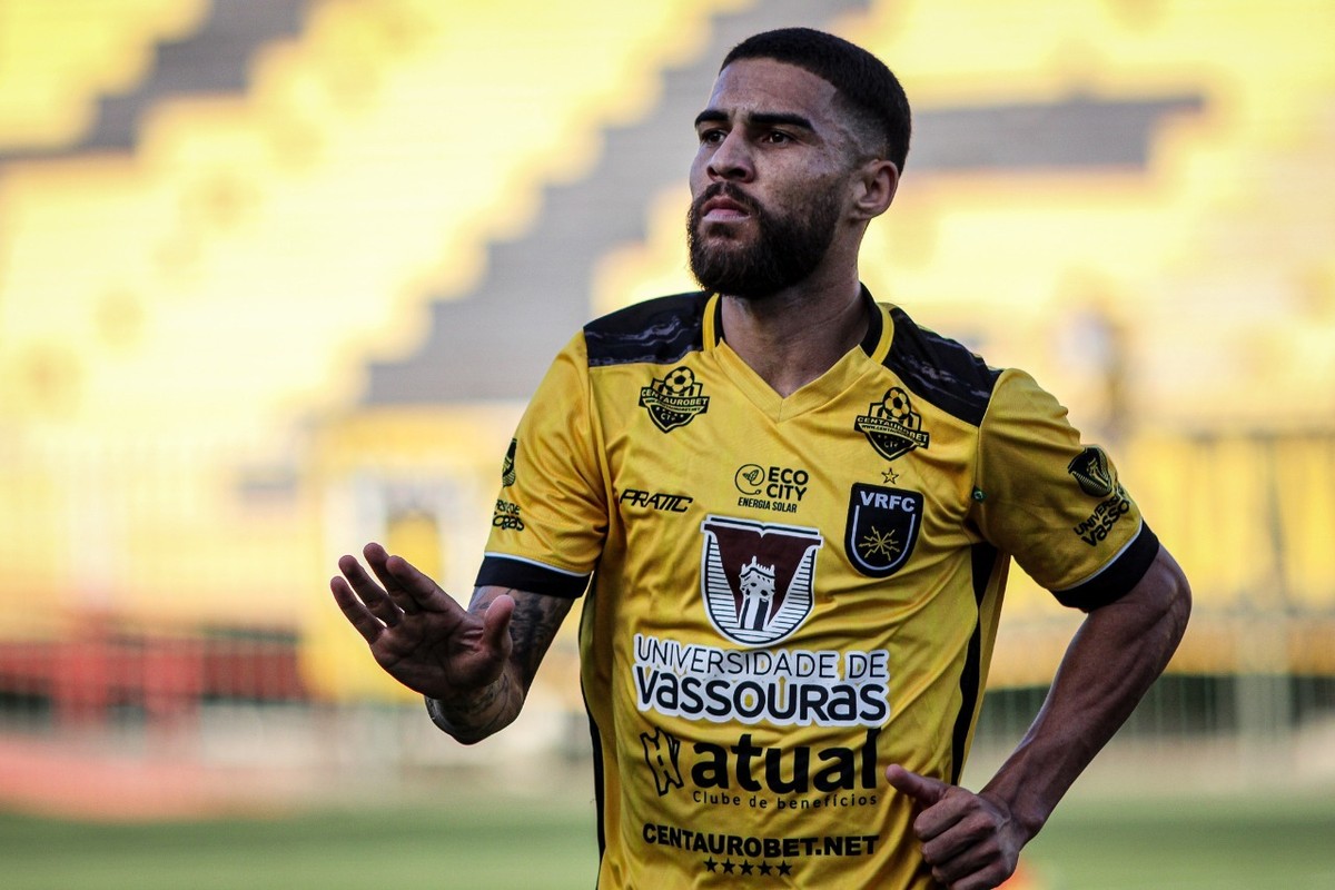 Ainda sem acerto por renovação, Bruno Santos deixa o Volta Redonda e se ...