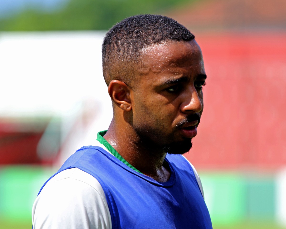 Com várias propostas, Carlos Alberto conta o que pesou para acerto com ...