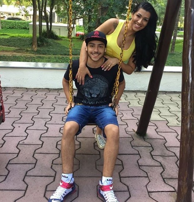Ellen Cardoso, mulher de Naldo Benny, celebra os 19 anos do primeiro ... Ellen Cardoso, mulher de Naldo Benny, celebra os 19 anos do primeiro ...