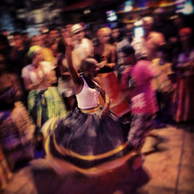 A energia do batuque. Por Luiza Tenan - ÉPOCA | Ruth de Aquino