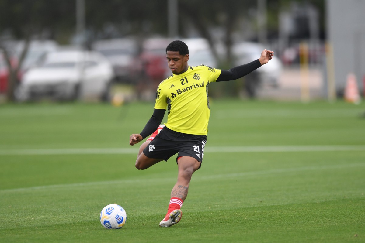 Vinicius Mello sofre fratura, passa por cirurgia e desfalca o Inter no ...