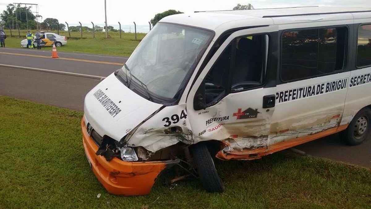 Batida entre ambulância e carro deixa feridos em rodovia de Birigui | São José do Rio Preto e ...