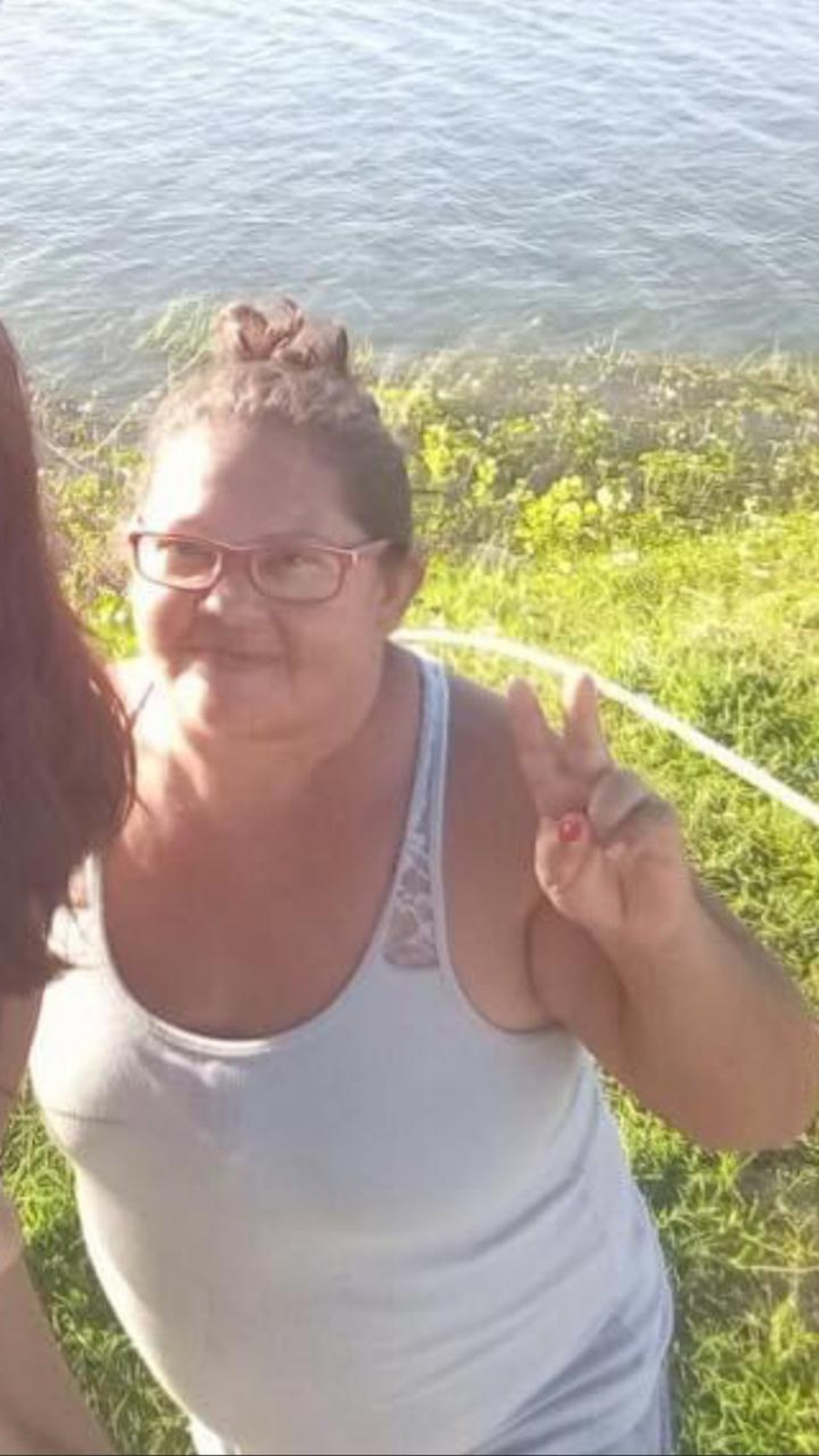 Mulher é Assassinada Dentro De Casa Com Tiro De Espingarda E Marido é