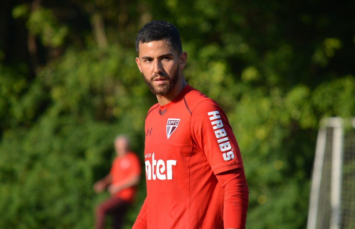 Renan Ribeiro espera posição do São Paulo para decidir futuro e lamenta ...