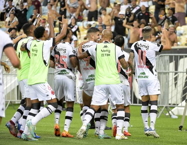 Veja aproveitamento do Vasco em clássicos nesta temporada | vasco | ge