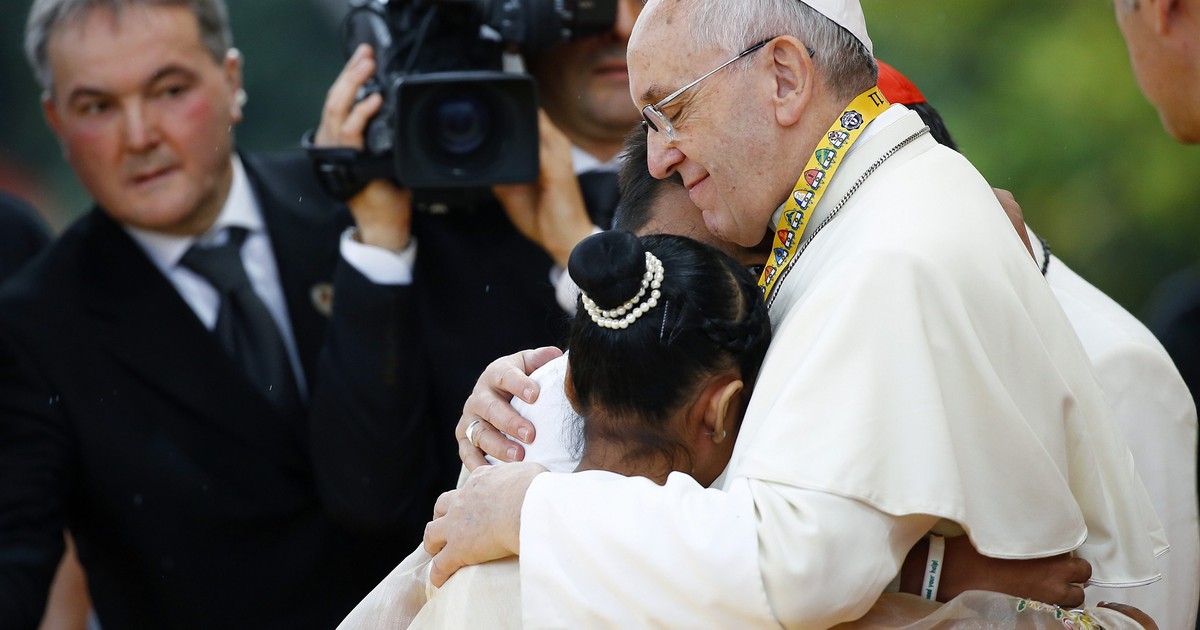 G1 - Papa Francisco deixa Filipinas após maior evento papal da história ...