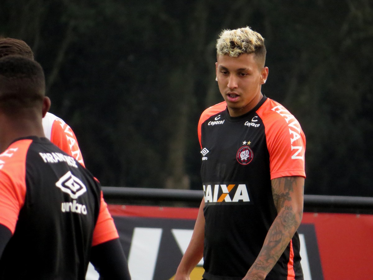 Athletico empresta atacante Crysan para o Atlético-GO até o final do ...