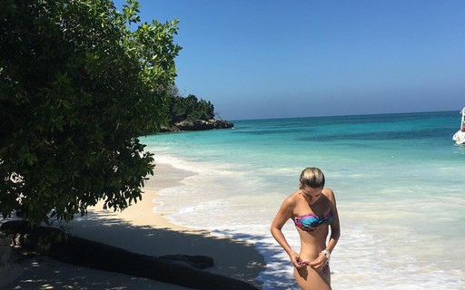 Monique Alfradique posa de lingerie e diz: "boa noite, quarta" - GQ | Musa