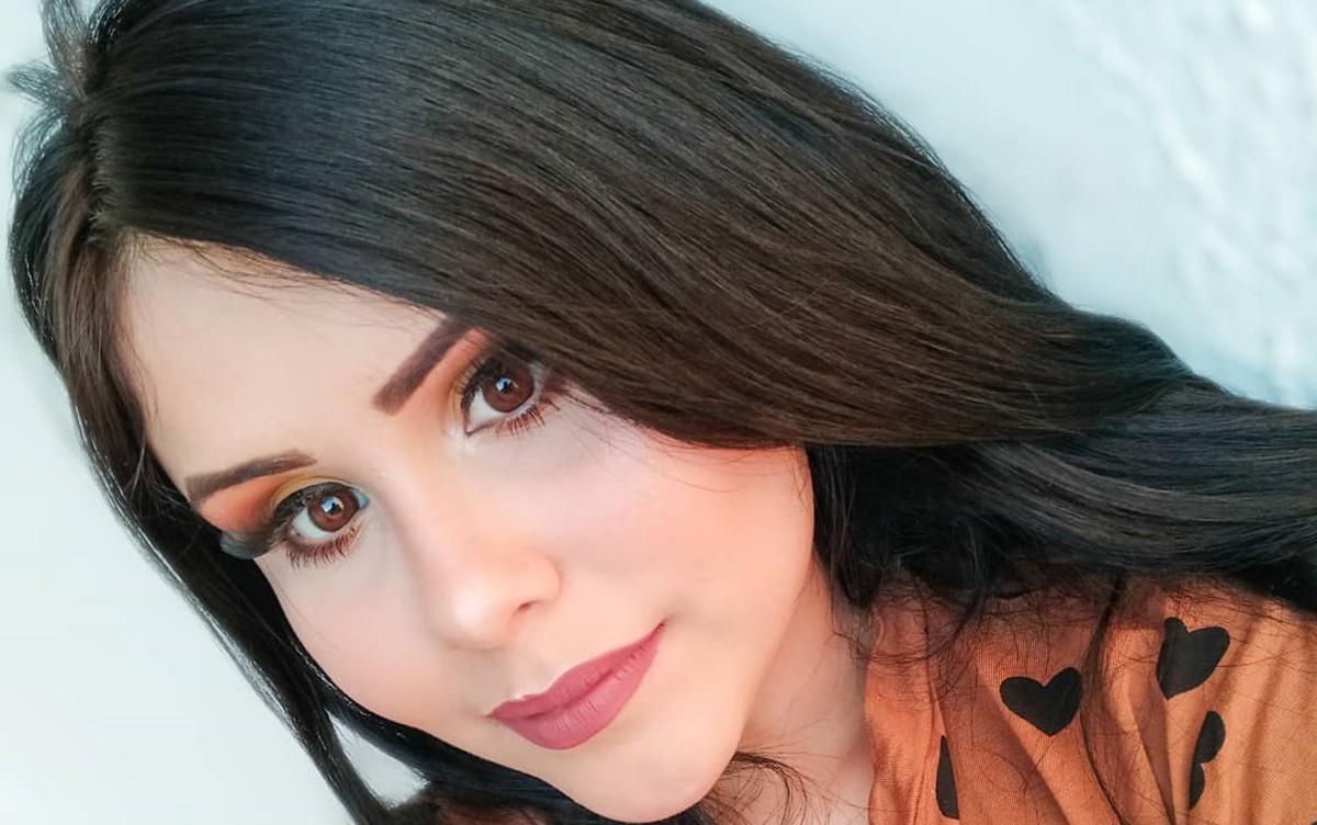 Jovem que foi torturada por amigas na adolescência viraliza na internet ...