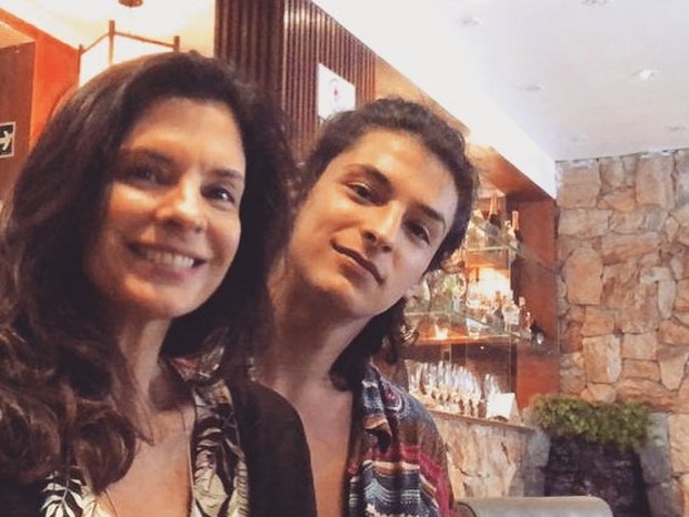 Helena Ranaldi posa com o filho e semelhança impressiona - Quem | QUEM News