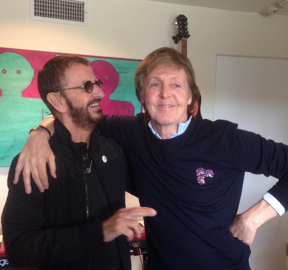 Ringo Starr lança 'We’re on the road again', com colaboração de Paul ...