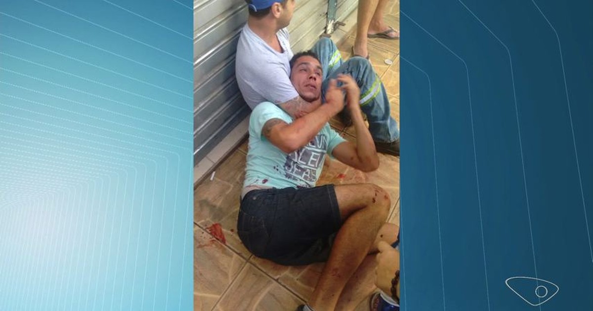 G1 Homem Tenta Roubar Bolsa Em ônibus No Es E é Agredido Pela Dona