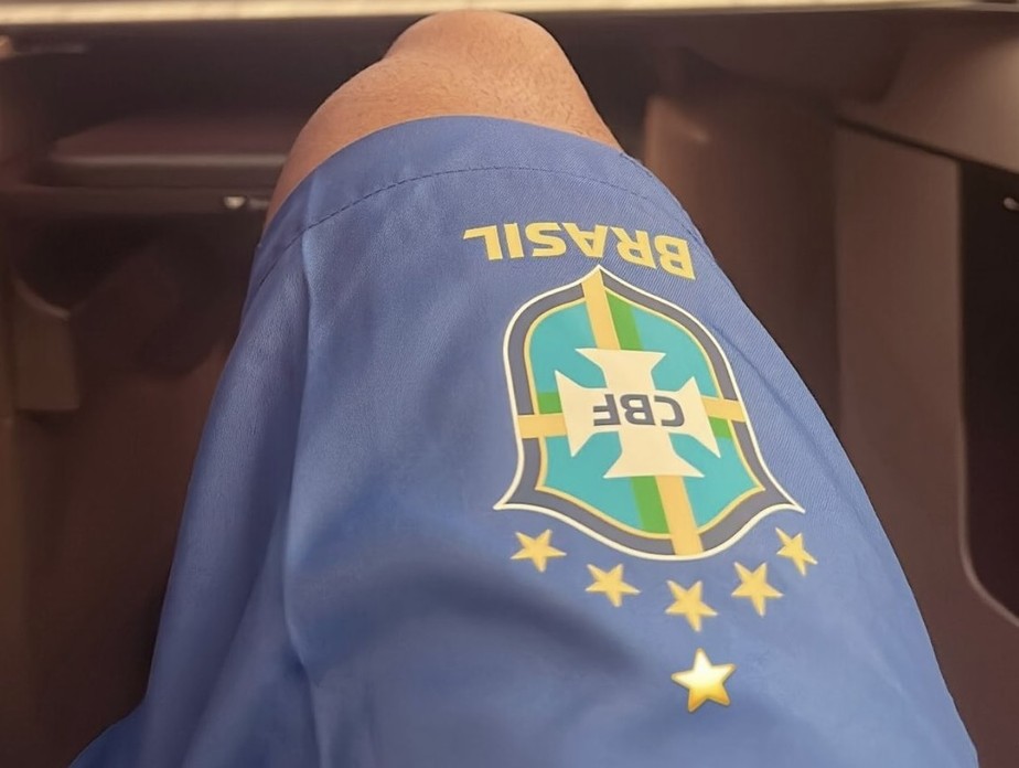 Antes da Copa do Mundo, Neymar coloca sexta estrela no escudo da CBF ...