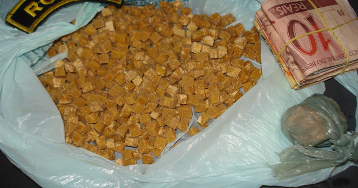 G1 - Polícia Militar apreende 1,7 mil pedras de crack na Região ...
