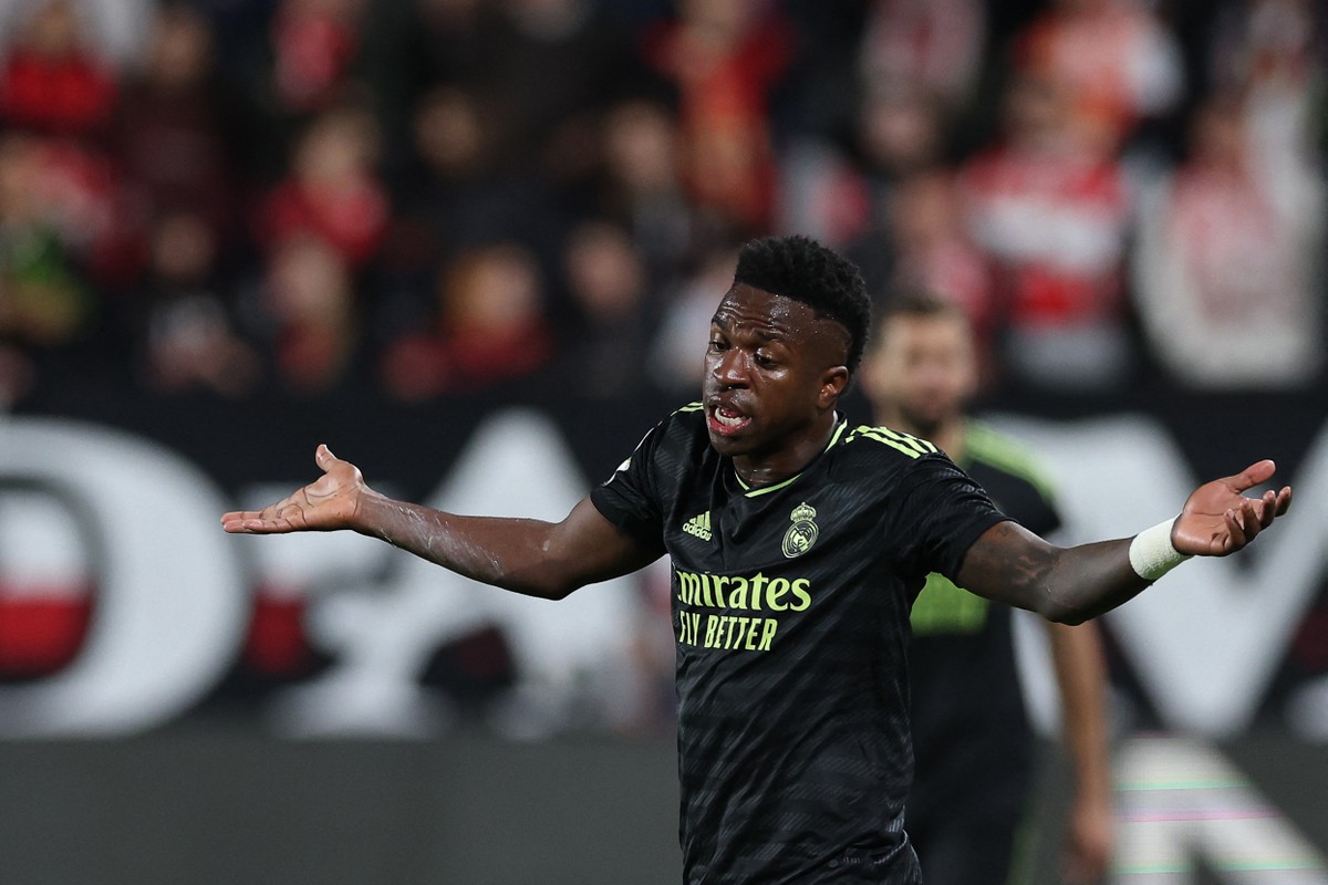 Ancelotti vê Vinicius Jr e Rodrygo em nível abaixo contra o Rayo Vallecano: "Jogo difícil ...