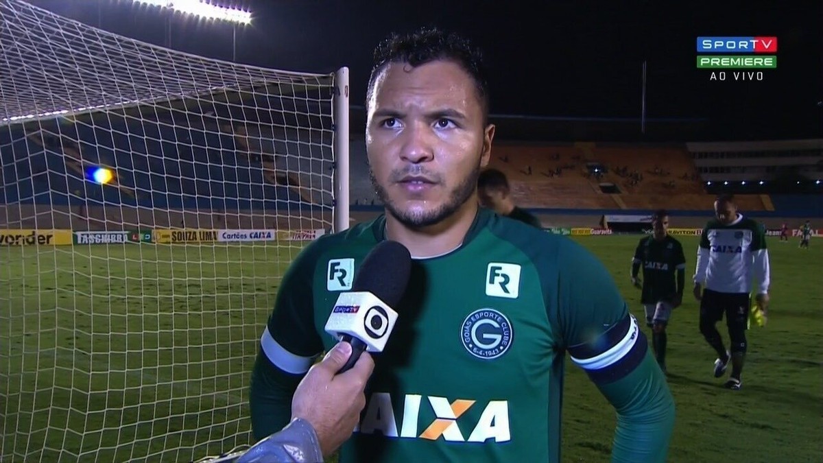 Alex Alves lamenta "vacilo de bola parada" e cobra vitória do Goiás ...