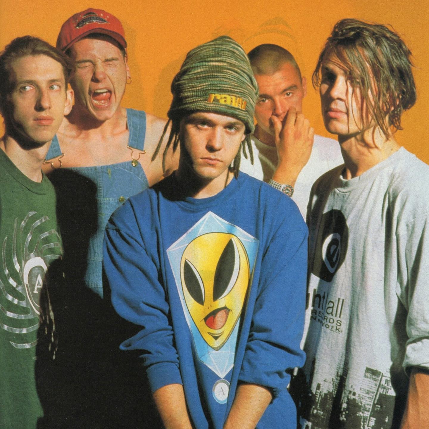 EMF, ‘Unbelievable’ e um vocalista ‘constrangido’ que virou professor ...