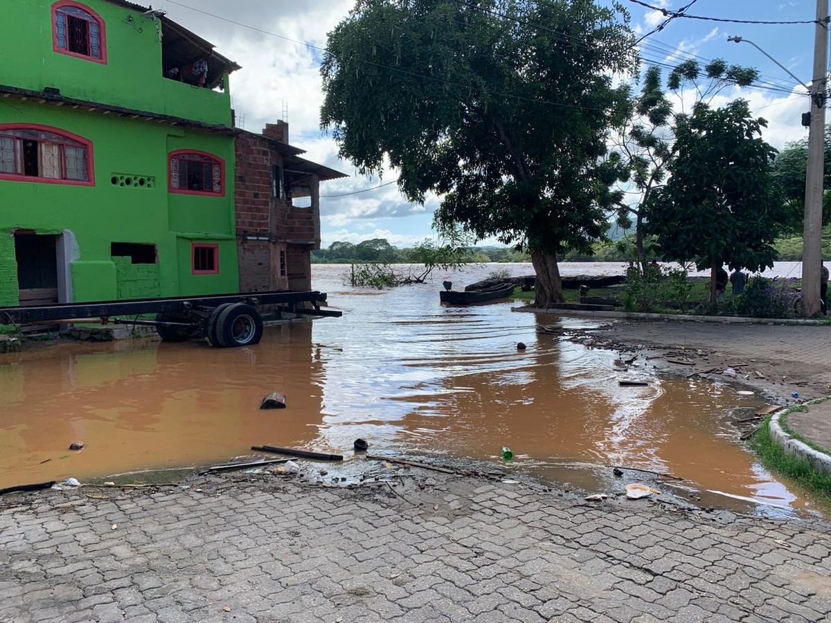 Nível do Rio Doce em Valadares estabiliza, mas se mantém na cota de ...