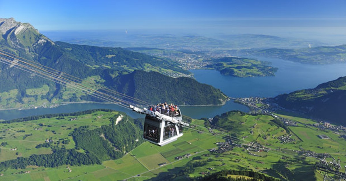 G1 - Teleférico de 2 andares 'conversível' leva turistas a montanha na ...