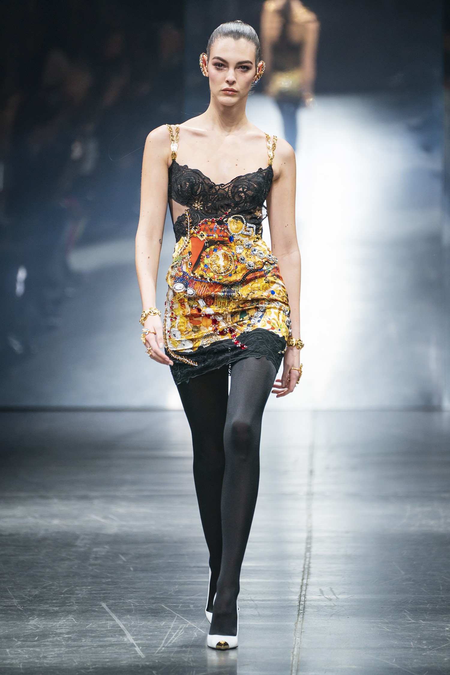 Versace inverno 2019: conheça o modelo brasileiro que roubou a cena do ...