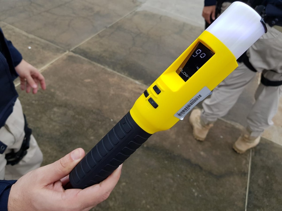 Novo bafômetro, sem contato físico, começa a ser utilizado pela Polícia ...