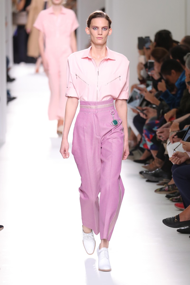 Hermès alia clássico atemporal da marca a desejos do momento | Desfiles ...