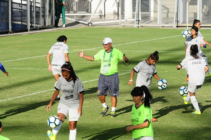 Emily testa formações e Debinha dá a "receita" para o duelo contra a ...