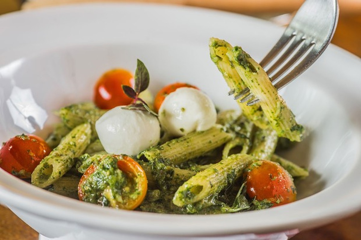 Penne al pesto: monte um prato de chef em apenas cinco passos ...