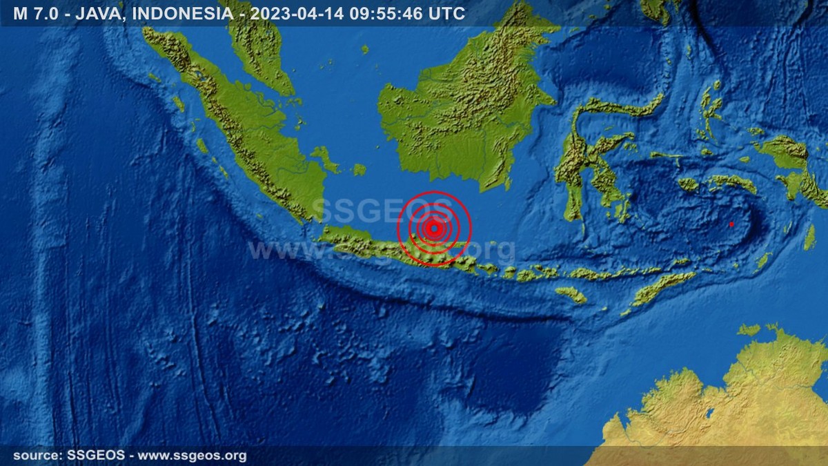 Terremoto de magnitude 7 atinge a ilha de Java, a mais populosa da ...