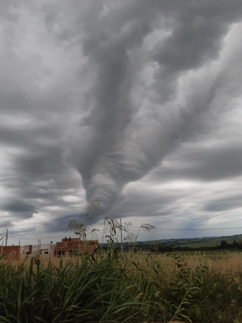 Nuvem rolo chama atenção em Assis Chateaubriand: 'Foi de assustar', diz ...