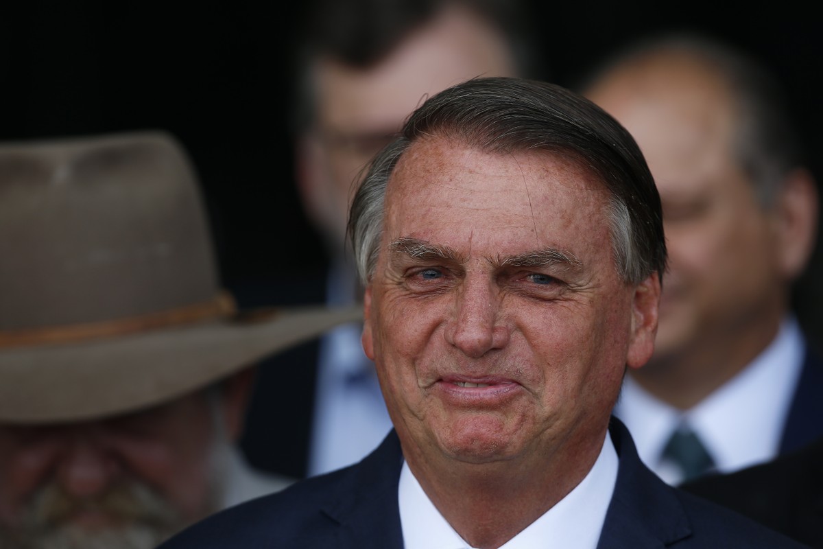 Bolsonaro cobra anúncio de medidas a ministros para gerar fatos novos ...