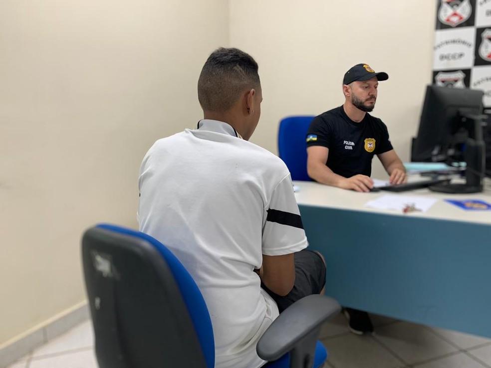 Suspeitos De Roubar Extorquir E Estuprar Blogueiro De Candeias Do