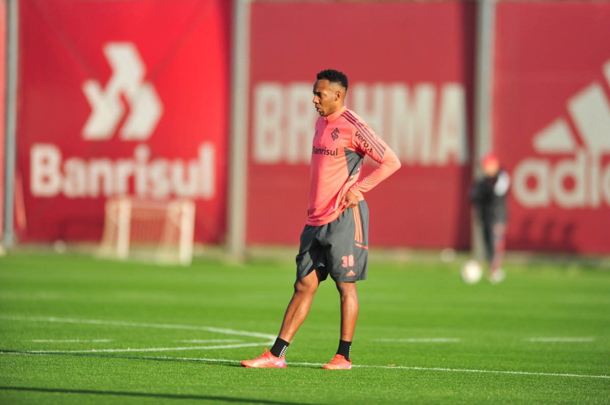 Em negociação com o CSKA, Moisés se aproxima de despedida do Inter ...