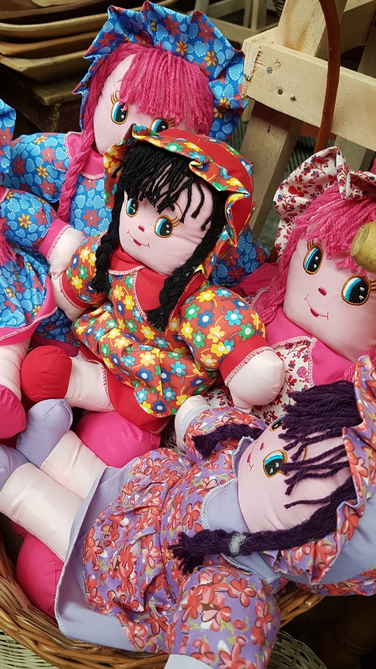 Diversão retrô: 5 bonecas de pano que irão agradar até os adultos ...