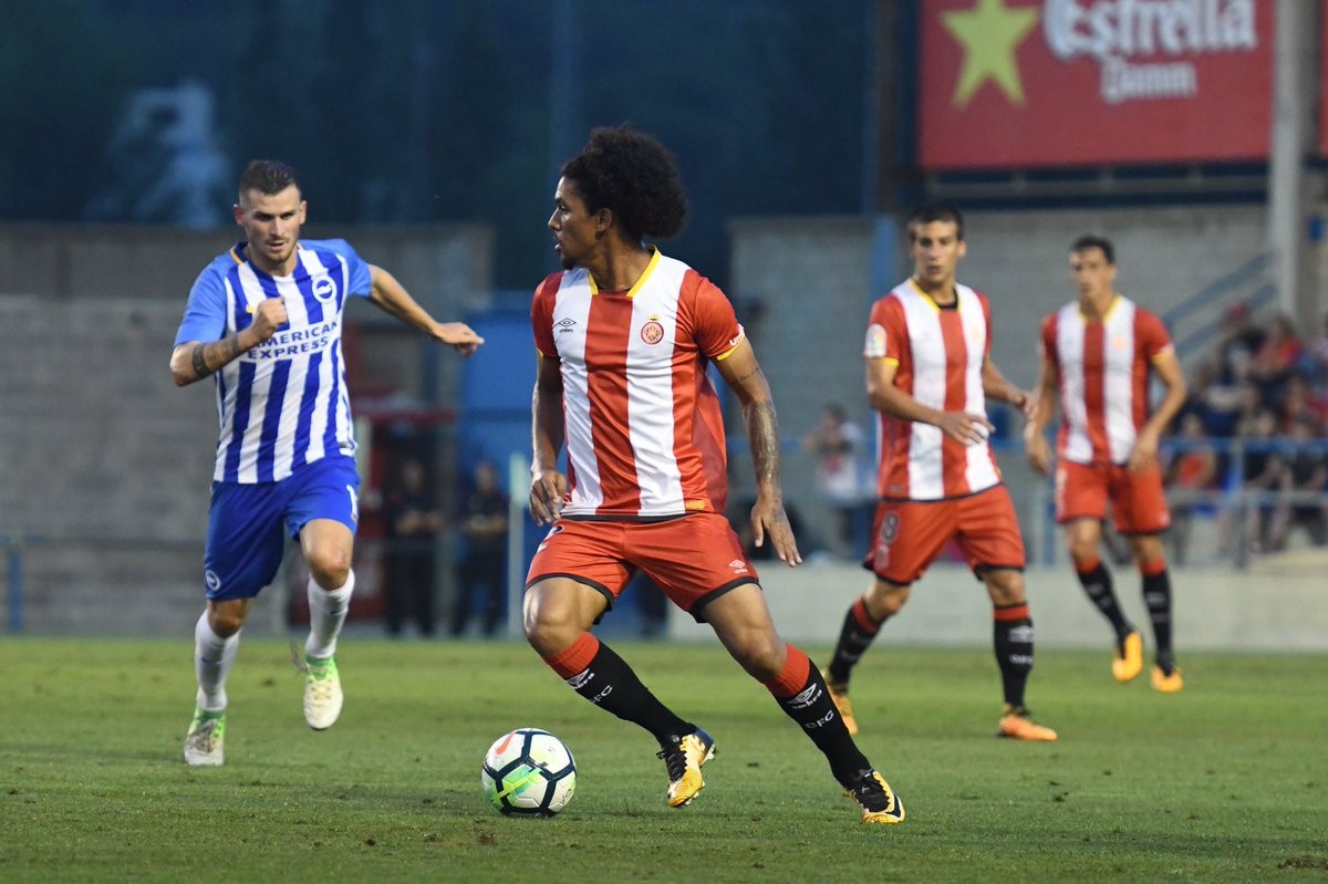 Horas depois de ser anunciado, Douglas Luiz faz sua estreia pelo Girona ...