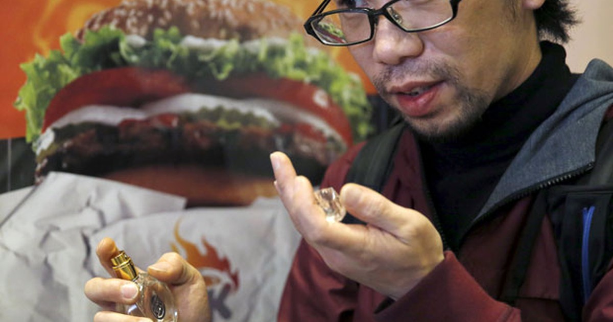 G1 - Rede de fast-food lança perfume com aroma de hambúrguer no Japão ...