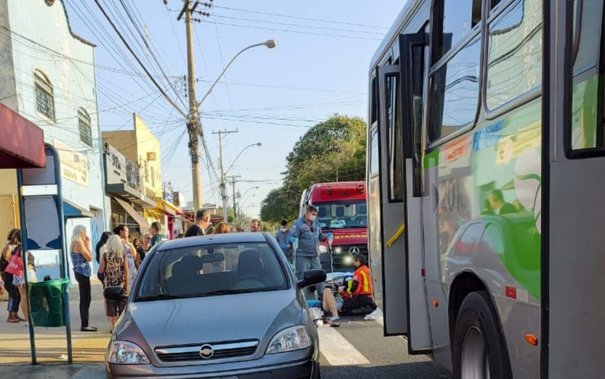 Idoso cai ao descer de ônibus municipal, é atropelado pelo veículo e morre em Ribeirão Preto ...
