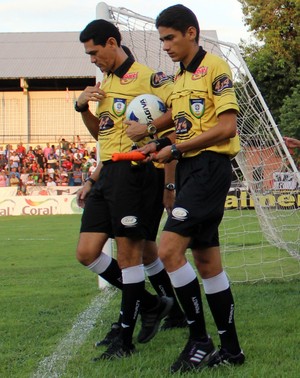 Volta entre Rio Branco e Remo terá árbitro do DF e assistentes de RO