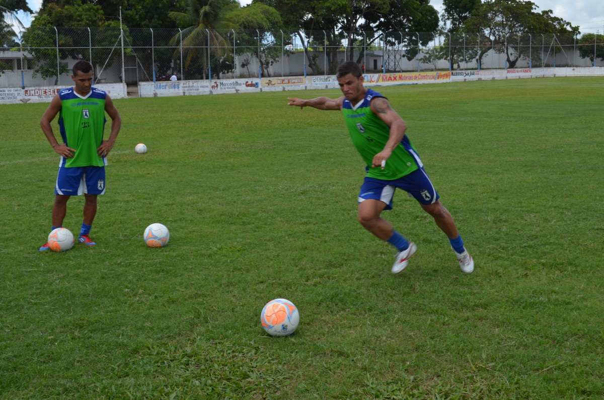 Sousa oficializa retorno de Camilo, que já está regularizado e apto ...