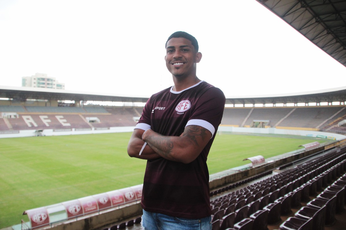 Ferroviária confirma chegada de John Kennedy, do Fluminense, para ...