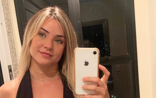 Gabi Martins exibe decote em selfie: "Me arrumei pra ver a live da ...